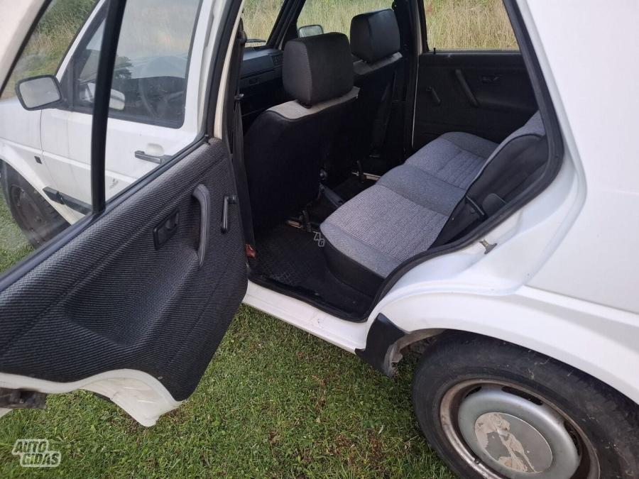 Volkswagen Golf 1990 in Alytus, with an engine capacity of 1.40 L and mileage of 200 thousand km for 1850 €, photo 9 on AUTOMOTO.COM.LV