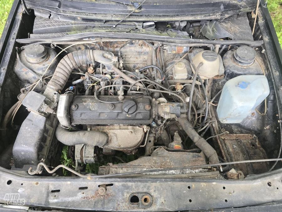 Volkswagen Golf 1990 in Sirvintos, with an engine capacity of 1.30 L and mileage of 222 thousand km for 500 €, photo 10 on AUTOMOTO.COM.LV