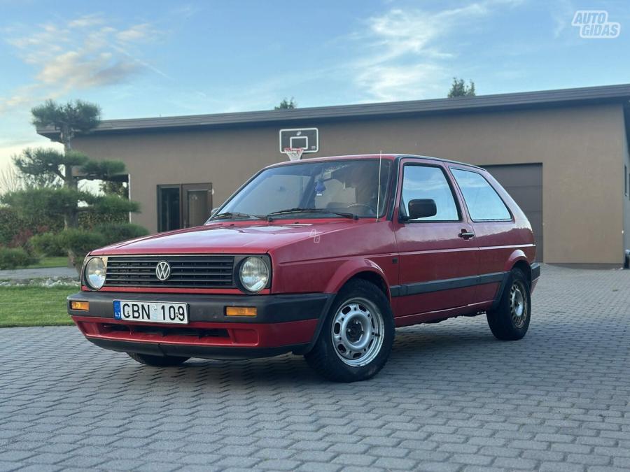 Volkswagen Golf 1990 Viļņa, ar dzinēja tilpumu 1.60 L un nobraukumu 322 tūkst. km par 900 €, foto 1 vietnē AUTOMOTO.COM.LV