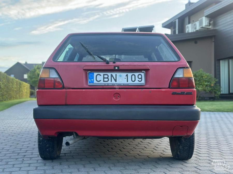 Volkswagen Golf 1990 Viļņa, ar dzinēja tilpumu 1.60 L un nobraukumu 322 tūkst. km par 900 €, foto 7 vietnē AUTOMOTO.COM.LV