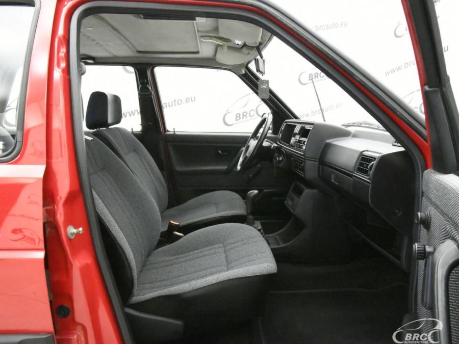 Volkswagen Golf 1990 in Vilnius, with an engine capacity of 1.59 L and mileage of 243 thousand km for 5900 €, photo 5 on AUTOMOTO.COM.LV