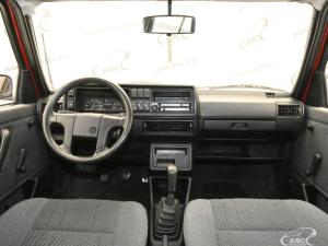 Volkswagen Golf 1990 in Vilnius, with an engine capacity of 1.59 L and mileage of 243 thousand km for 5900 €, photo 4 on AUTOMOTO.COM.LV