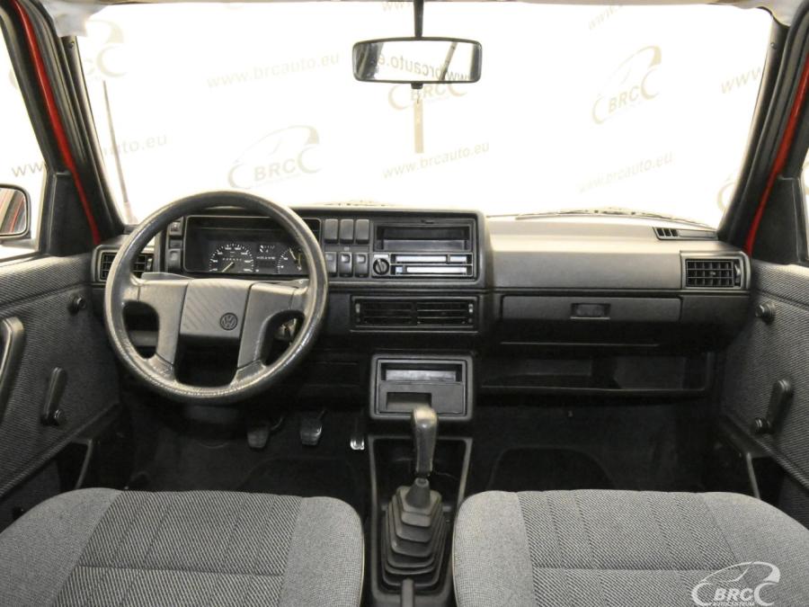 Volkswagen Golf 1990 in Vilnius, with an engine capacity of 1.59 L and mileage of 243 thousand km for 5900 €, photo 4 on AUTOMOTO.COM.LV