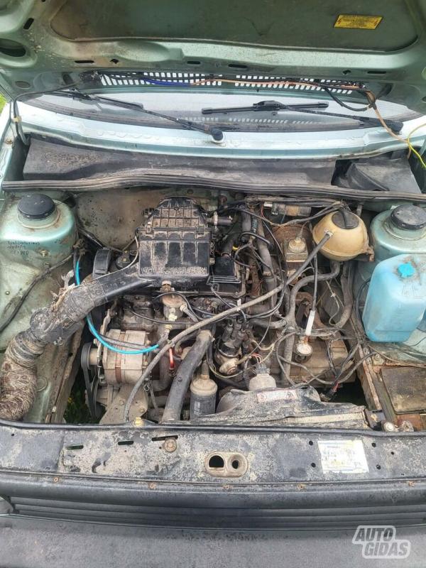 Volkswagen Golf 1991 in Zarasai, with an engine capacity of 1.60 L and mileage of 300 thousand km for 800 €, photo 2 on AUTOMOTO.COM.LV