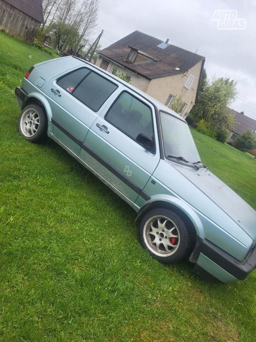 Volkswagen Golf 1991 in Zarasai, with an engine capacity of 1.60 L and mileage of 300 thousand km for 800 €, photo 4 on AUTOMOTO.COM.LV