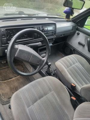 Volkswagen Golf 1991 in Zarasai, with an engine capacity of 1.60 L and mileage of 300 thousand km for 800 €, photo 9 on AUTOMOTO.COM.LV