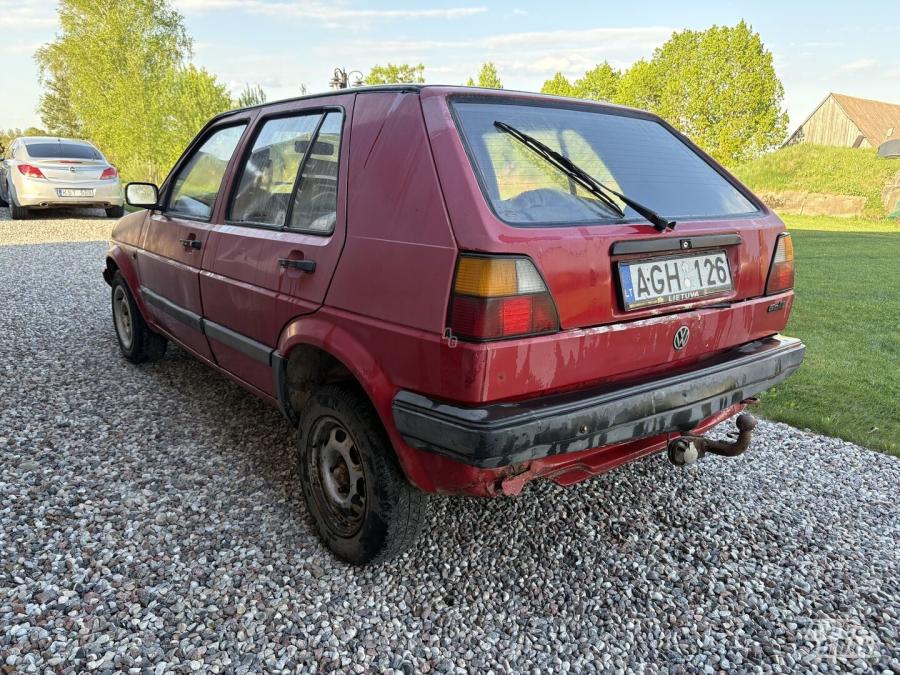 Volkswagen Golf 1991 Viļņa, ar dzinēja tilpumu 1.60 L un nobraukumu 667 tūkst. km par 380 €, foto 3 vietnē AUTOMOTO.COM.LV