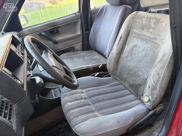 Volkswagen Golf 1991 in Vilnius, with an engine capacity of 1.60 L and mileage of 667 thousand km for 380 €, photo 8 on AUTOMOTO.COM.LV