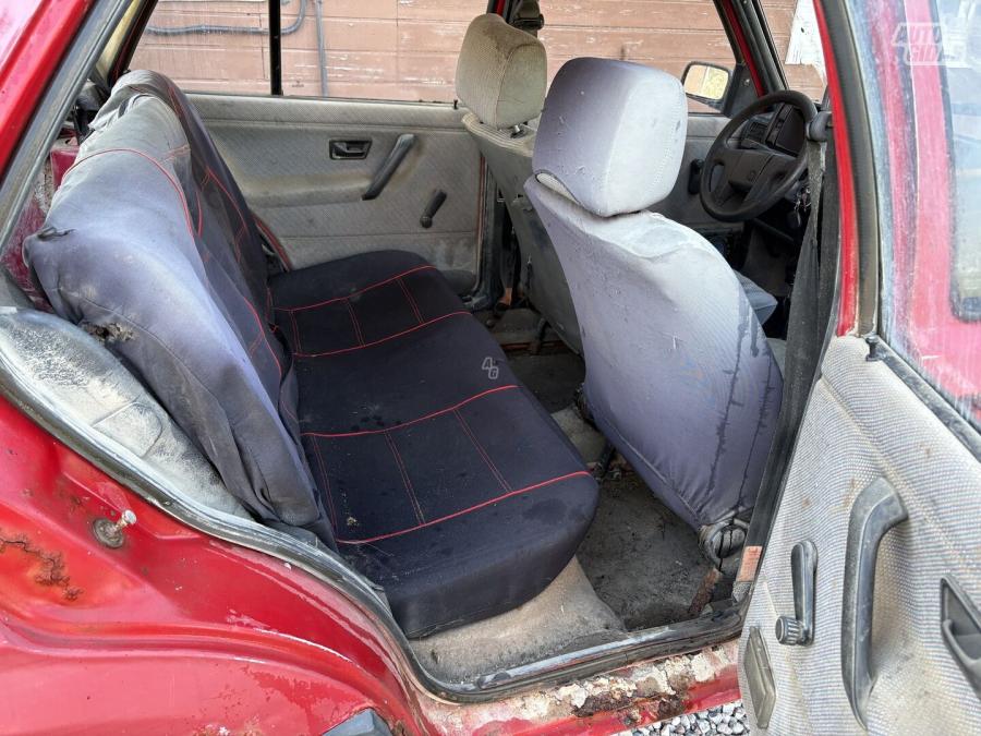Volkswagen Golf 1991 Viļņa, ar dzinēja tilpumu 1.60 L un nobraukumu 667 tūkst. km par 380 €, foto 11 vietnē AUTOMOTO.COM.LV