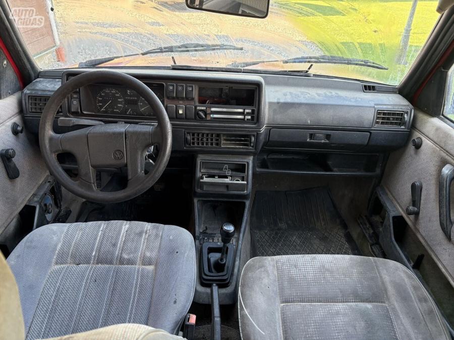 Volkswagen Golf 1991 Viļņa, ar dzinēja tilpumu 1.60 L un nobraukumu 667 tūkst. km par 380 €, foto 13 vietnē AUTOMOTO.COM.LV