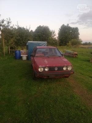 Volkswagen Golf 1991 Panevēža, ar dzinēja tilpumu 1.60 L un nobraukumu 300 tūkst. km par 700 €, foto  vietnē AUTOMOTO.COM.LV