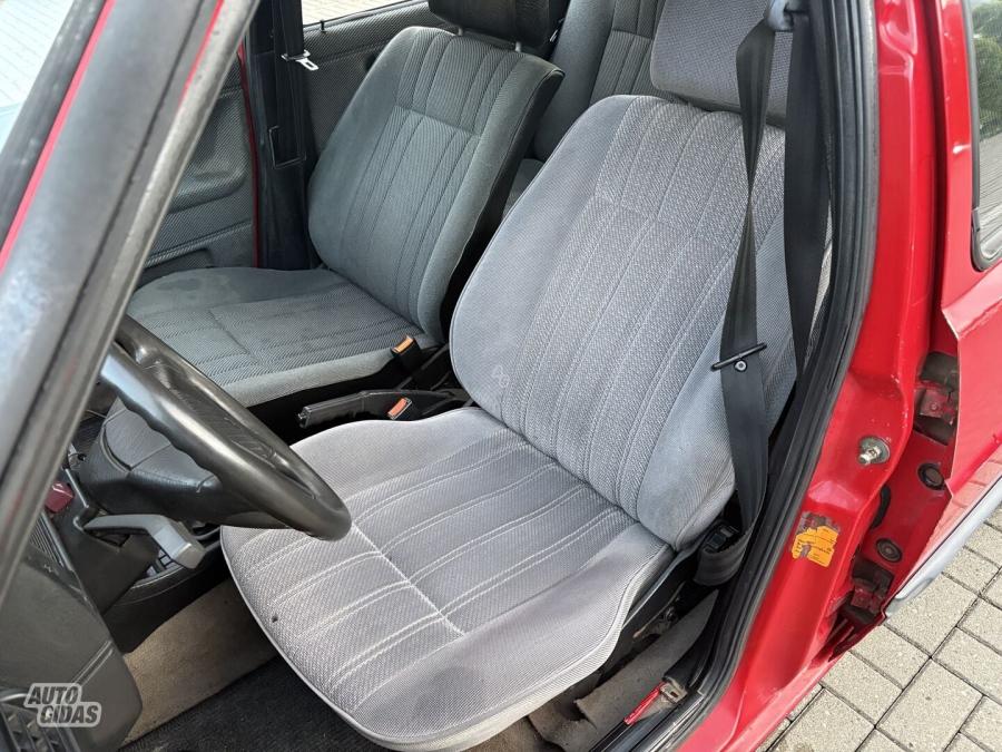 Volkswagen Golf 1991 Viļņa, ar dzinēja tilpumu 1.60 L un nobraukumu 584 tūkst. km par 2000 €, foto 14 vietnē AUTOMOTO.COM.LV