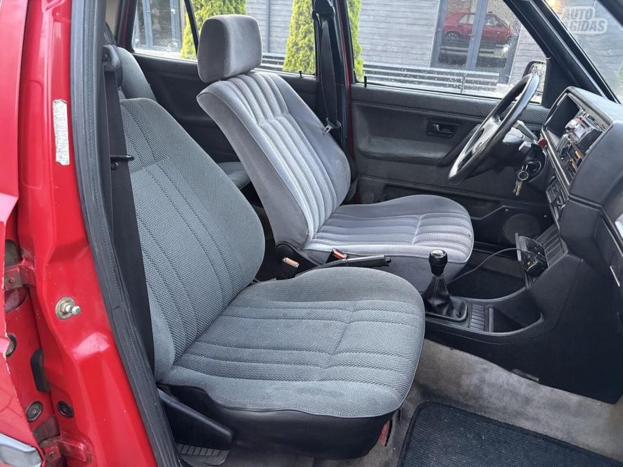 Volkswagen Golf 1991 Viļņa, ar dzinēja tilpumu 1.60 L un nobraukumu 584 tūkst. km par 2000 €, foto 18 vietnē AUTOMOTO.COM.LV