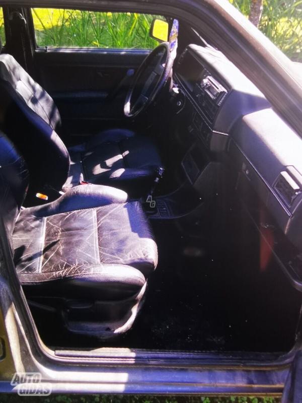 Volkswagen Golf 1992 Ukmergė, ar dzinēja tilpumu 1.60 L un nobraukumu 300 tūkst. km par 1800 €, foto 4 vietnē AUTOMOTO.COM.LV