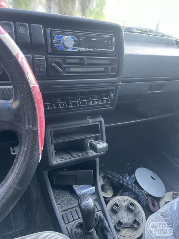 Volkswagen Golf 1992 in Trakai, with an engine capacity of 1.60 L and mileage of 334 thousand km for 550 €, photo 8 on AUTOMOTO.COM.LV
