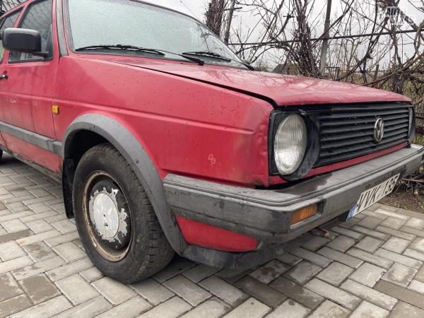 Volkswagen Golf 1992 in Trakai, with an engine capacity of 1.60 L and mileage of 334 thousand km for 550 €, photo 9 on AUTOMOTO.COM.LV