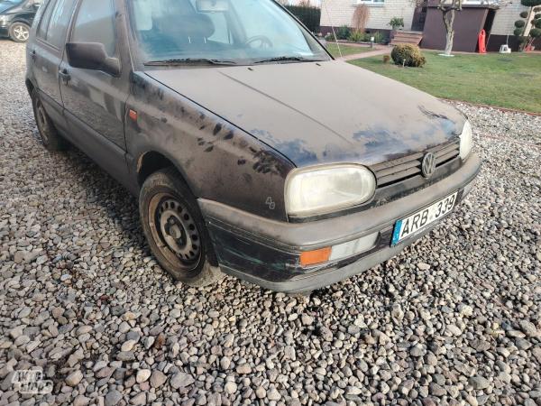 Volkswagen Golf 1993 Marijampole, ar dzinēja tilpumu 1.60 L un nobraukumu 200 tūkst. km par 300 €, foto 5 vietnē AUTOMOTO.COM.LV
