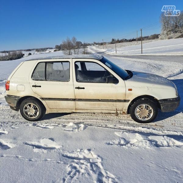 Volkswagen Golf 1993 in Alytus, with an engine capacity of 1.90 L and mileage of 243 thousand km for 950 €, photo 2 on AUTOMOTO.COM.LV