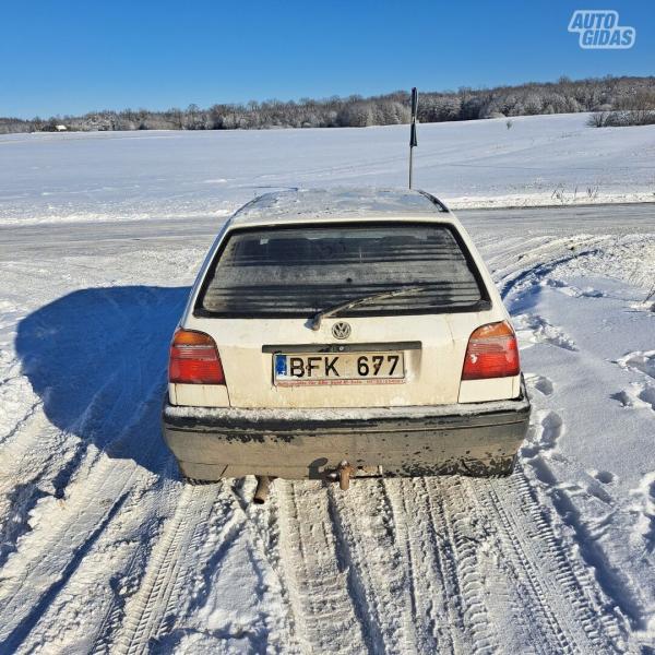 Volkswagen Golf 1993 in Alytus, with an engine capacity of 1.90 L and mileage of 243 thousand km for 950 €, photo 3 on AUTOMOTO.COM.LV