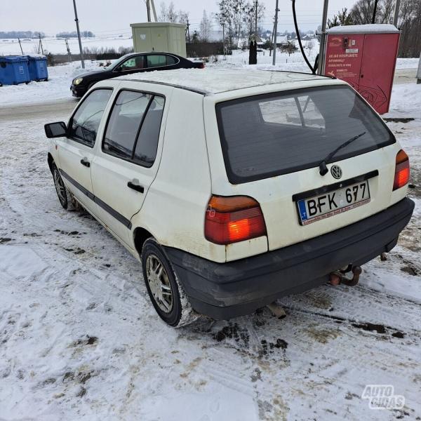 Volkswagen Golf 1993 in Alytus, with an engine capacity of 1.90 L and mileage of 243 thousand km for 930 €, photo 3 on AUTOMOTO.COM.LV