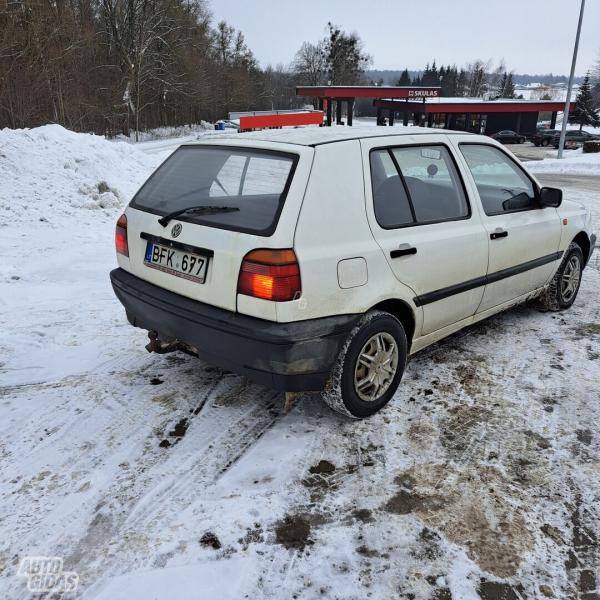 Volkswagen Golf 1993 in Alytus, with an engine capacity of 1.90 L and mileage of 243 thousand km for 930 €, photo 5 on AUTOMOTO.COM.LV