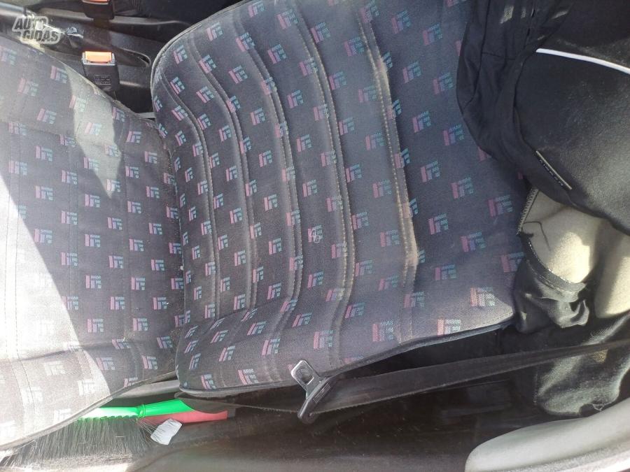 Volkswagen Golf 1993 Marijampole, ar dzinēja tilpumu 1.80 L un nobraukumu 198 tūkst. km par 799 €, foto 7 vietnē AUTOMOTO.COM.LV