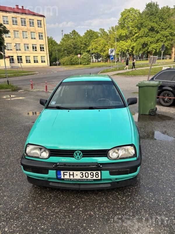 Volkswagen Golf 1995 Cēsis, ar dzinēja tilpumu 1.90 L un nobraukumu 159 tūkst. km par 1100 €, foto 2 vietnē AUTOMOTO.COM.LV
