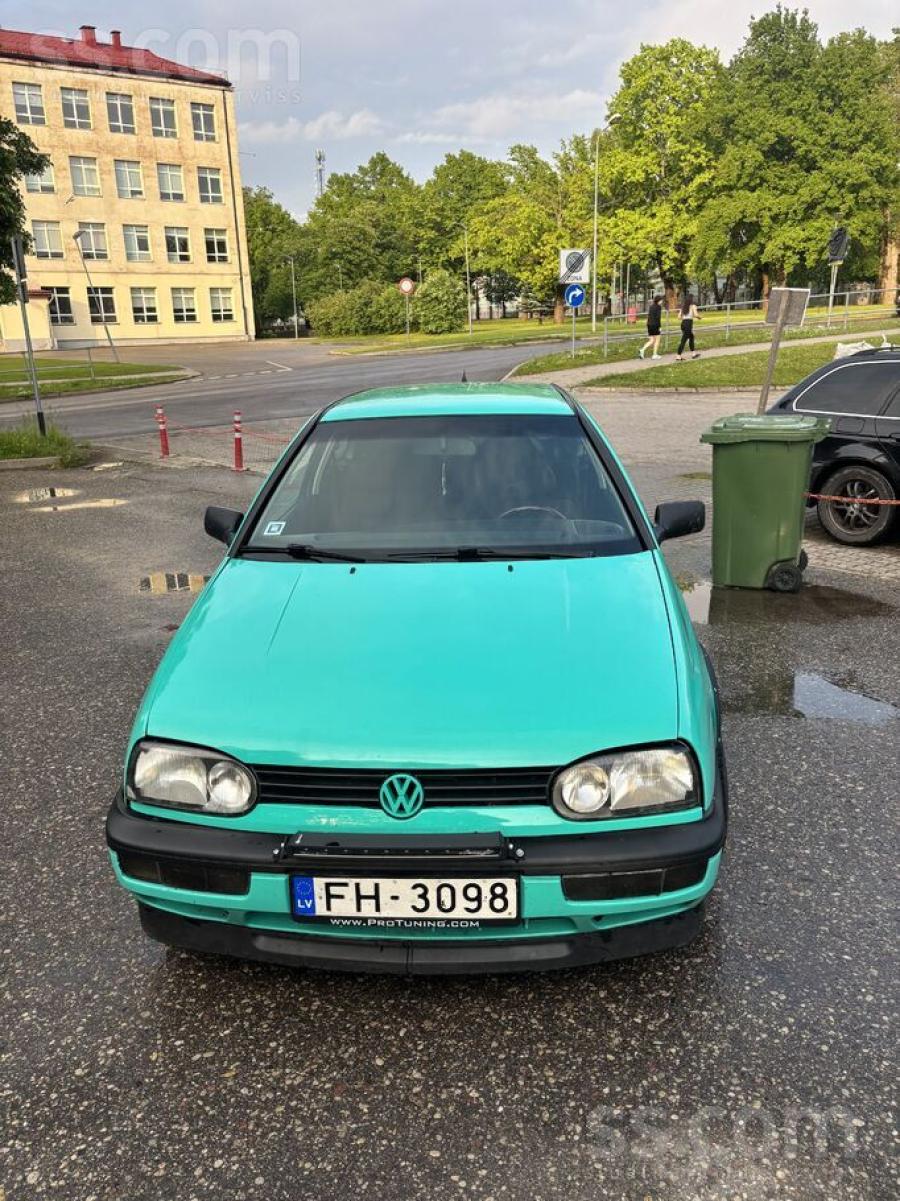 Volkswagen Golf 1995 Cēsis, ar dzinēja tilpumu 1.90 L un nobraukumu 159 tūkst. km par 1100 €, foto 2 vietnē AUTOMOTO.COM.LV