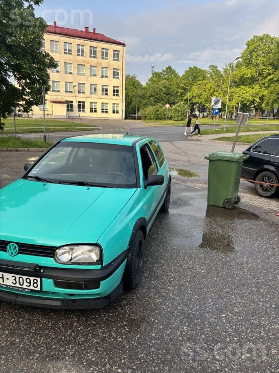 Volkswagen Golf 1995 Cēsis, ar dzinēja tilpumu 1.90 L un nobraukumu 159 tūkst. km par 1100 €, foto 3 vietnē AUTOMOTO.COM.LV