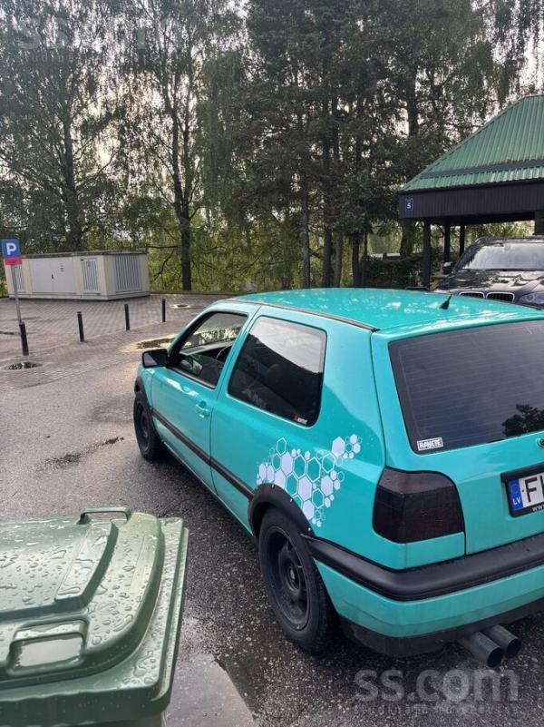 Volkswagen Golf 1995 Cēsis, ar dzinēja tilpumu 1.90 L un nobraukumu 159 tūkst. km par 1100 €, foto 4 vietnē AUTOMOTO.COM.LV
