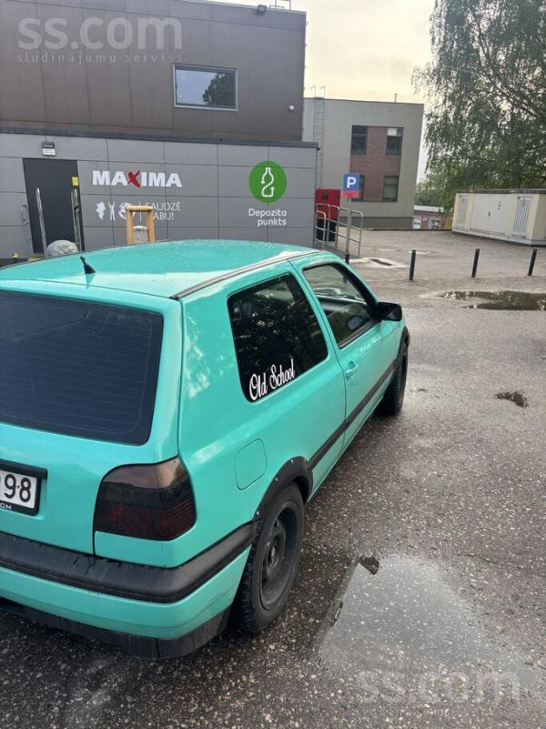 Volkswagen Golf 1995 Cēsis, ar dzinēja tilpumu 1.90 L un nobraukumu 159 tūkst. km par 1100 €, foto 6 vietnē AUTOMOTO.COM.LV
