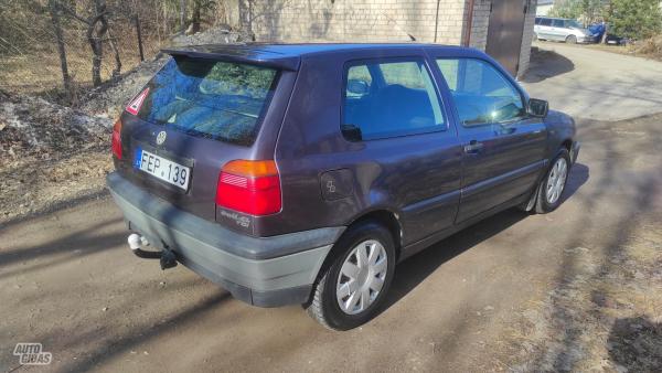 Volkswagen Golf 1995 Šauļi, ar dzinēja tilpumu 1.90 L un nobraukumu 450 tūkst. km par 750 €, foto 3 vietnē AUTOMOTO.COM.LV
