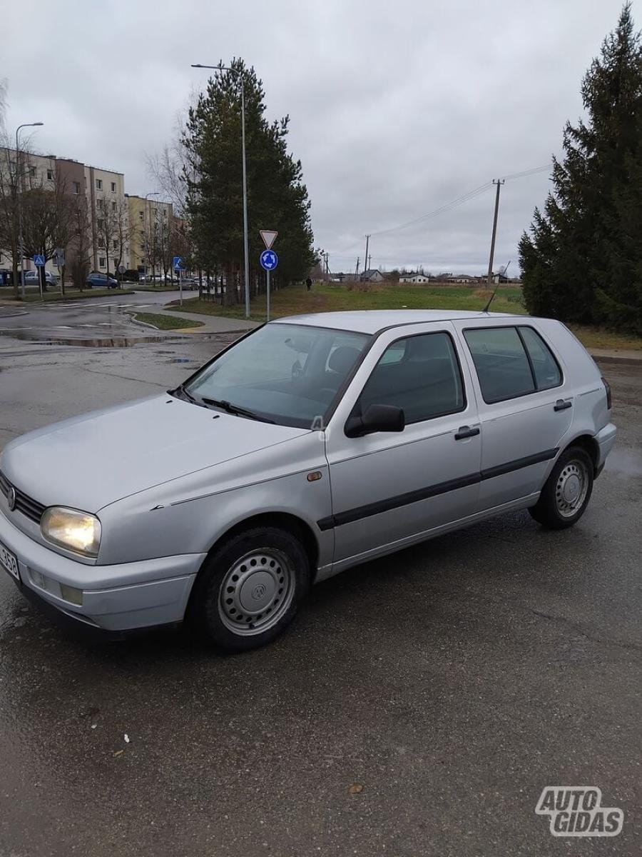 Volkswagen Golf 1996 Pakruojis, ar dzinēja tilpumu 1.60 L un nobraukumu 176 tūkst. km par 1000 €, foto 1 vietnē AUTOMOTO.COM.LV