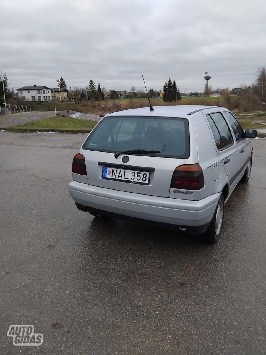 Volkswagen Golf 1996 Pakruojis, ar dzinēja tilpumu 1.60 L un nobraukumu 176 tūkst. km par 1000 €, foto 4 vietnē AUTOMOTO.COM.LV