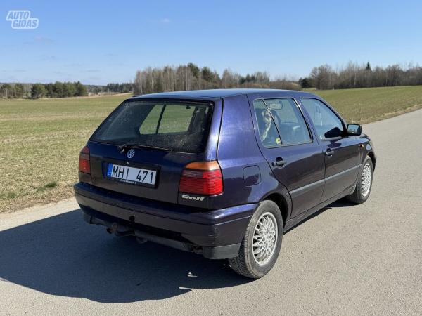 Volkswagen Golf 1996 in Vilnius, with an engine capacity of 1.80 L and mileage of 182 thousand km for 1100 €, photo 3 on AUTOMOTO.COM.LV