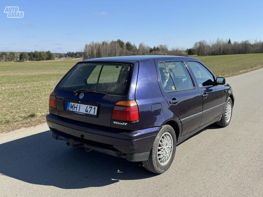 Volkswagen Golf 1996 Viļņa, ar dzinēja tilpumu 1.80 L un nobraukumu 182 tūkst. km par 1100 €, foto 4 vietnē AUTOMOTO.COM.LV