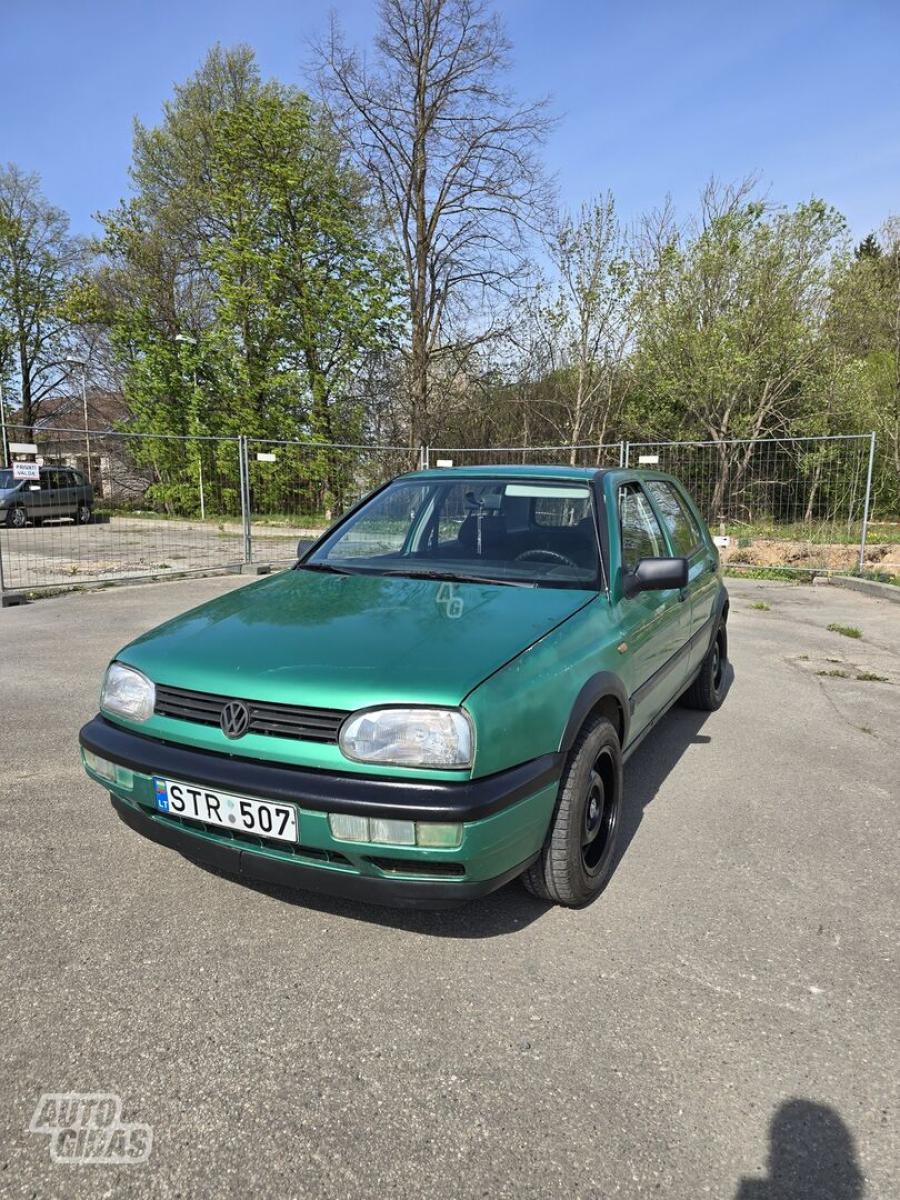 Volkswagen Golf 1996 in Siauliai, with an engine capacity of 1.40 L and mileage of 220 thousand km for 999 €, photo 1 on AUTOMOTO.COM.LV