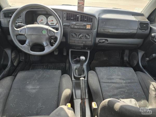 Volkswagen Golf 1996 Šauļi, ar dzinēja tilpumu 1.40 L un nobraukumu 220 tūkst. km par 999 €, foto 5 vietnē AUTOMOTO.COM.LV