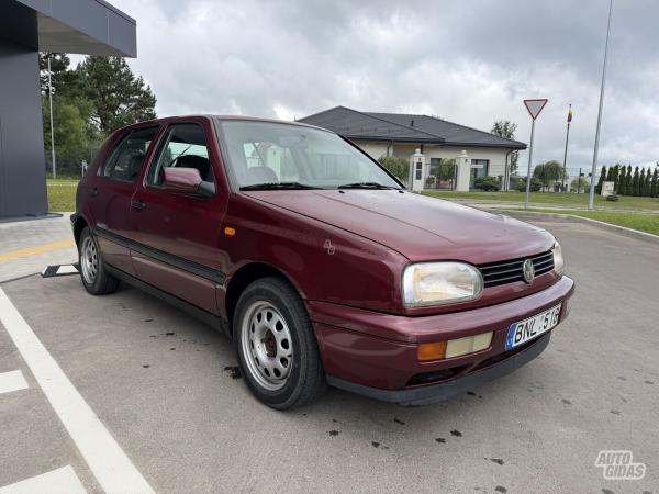 Фольксваген Гольф 1996 в Утена, объемом двигателя 1.60 л и пробегом 232 тыс. км за 1250 €, фото 3 на AUTOMOTO.COM.LV