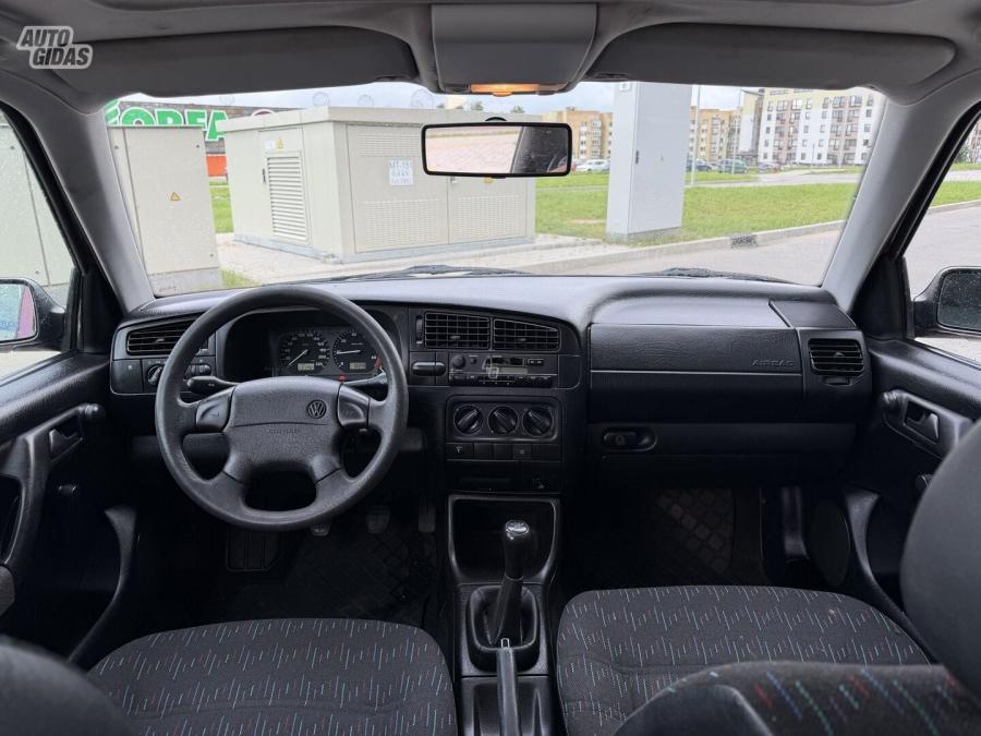 Фольксваген Гольф 1996 в Утена, объемом двигателя 1.60 л и пробегом 232 тыс. км за 1250 €, фото 12 на AUTOMOTO.COM.LV