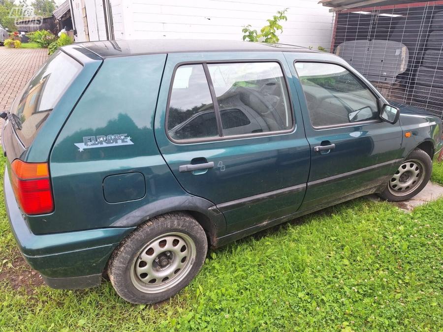 Volkswagen Golf 1996 Kauņa, ar dzinēja tilpumu 1.60 L un nobraukumu 215 tūkst. km par 750 €, foto 4 vietnē AUTOMOTO.COM.LV