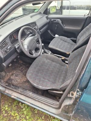 Volkswagen Golf 1996 Kauņa, ar dzinēja tilpumu 1.60 L un nobraukumu 215 tūkst. km par 750 €, foto 7 vietnē AUTOMOTO.COM.LV