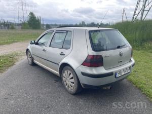 Volkswagen Golf 1997 in Cesis, with an engine capacity of 1.60 L and mileage of 238 thousand km for 550 €, photo 4 on AUTOMOTO.COM.LV
