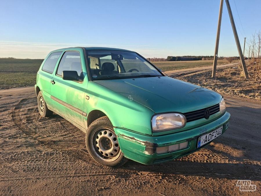 Volkswagen Golf 1997 in Kretinga, with an engine capacity of 1.60 L and mileage of 237 thousand km for 500 €, photo 1 on AUTOMOTO.COM.LV