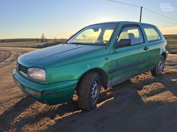 Volkswagen Golf 1997 Kretinga, ar dzinēja tilpumu 1.60 L un nobraukumu 237 tūkst. km par 500 €, foto 2 vietnē AUTOMOTO.COM.LV