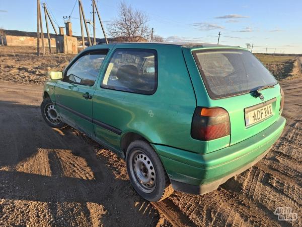 Volkswagen Golf 1997 Kretinga, ar dzinēja tilpumu 1.60 L un nobraukumu 237 tūkst. km par 500 €, foto 4 vietnē AUTOMOTO.COM.LV