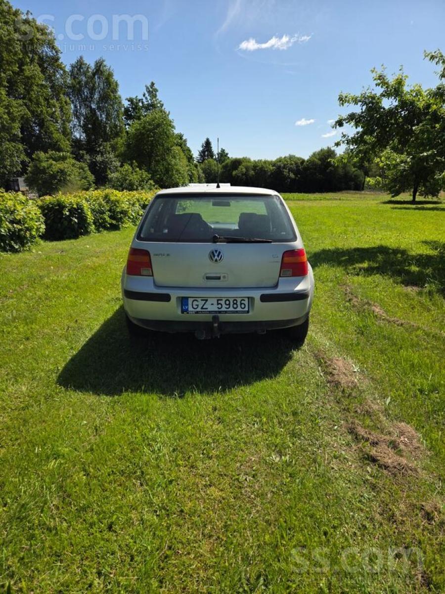 Volkswagen Golf 1998 Kuldīga, ar dzinēja tilpumu 1.60 L un nobraukumu 391 tūkst. km par 500 €, foto 2 vietnē AUTOMOTO.COM.LV