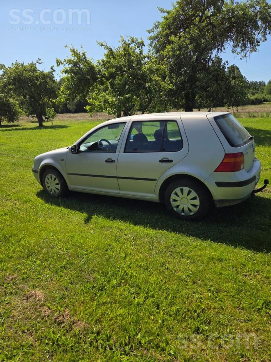 Volkswagen Golf 1998 Kuldīga, ar dzinēja tilpumu 1.60 L un nobraukumu 391 tūkst. km par 500 €, foto 6 vietnē AUTOMOTO.COM.LV