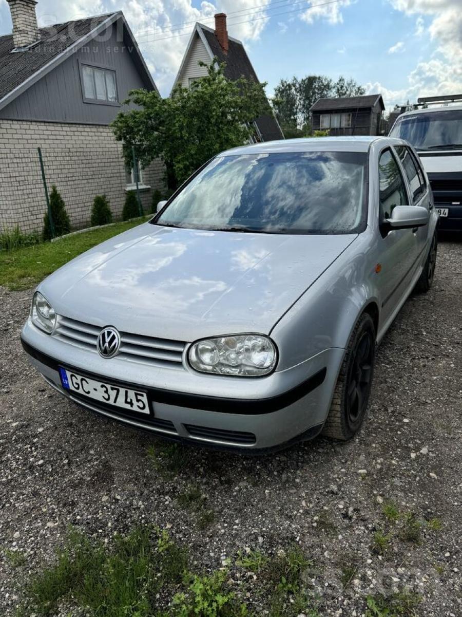 Volkswagen Golf 1998 in Rezekne, with an engine capacity of 1.60 L and mileage of 209 thousand km for 1100 €, photo 1 on AUTOMOTO.COM.LV