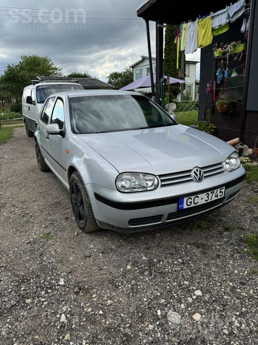 Volkswagen Golf 1998 in Rezekne, with an engine capacity of 1.60 L and mileage of 209 thousand km for 1100 €, photo 2 on AUTOMOTO.COM.LV